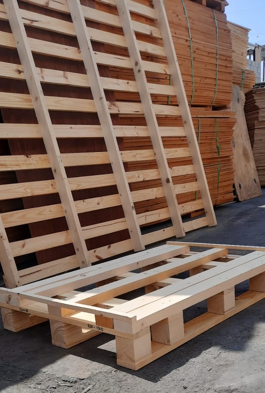 Wooden Frames: The Sturdy Solution for Packaging Needs - Al Aqrab Carpentry